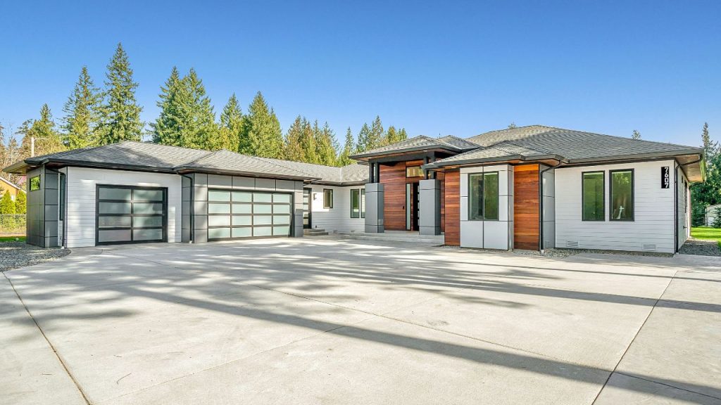 12 Ways to Modernize a Split-Level Home Without Losing Its Charm - Remodr